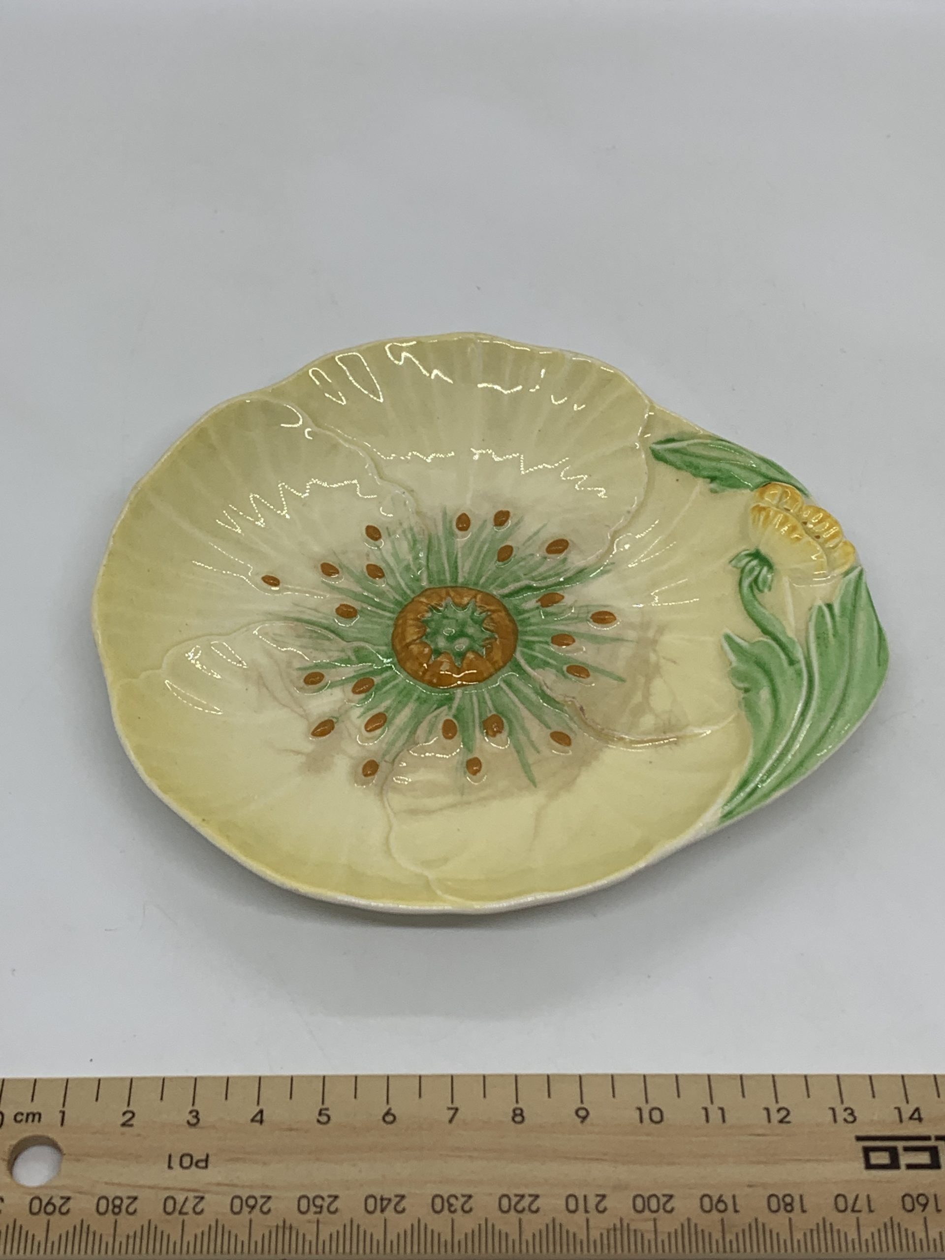 Carltonware Yellow Buttercup Plate (approx 14cm) - Vintage Keepsakes