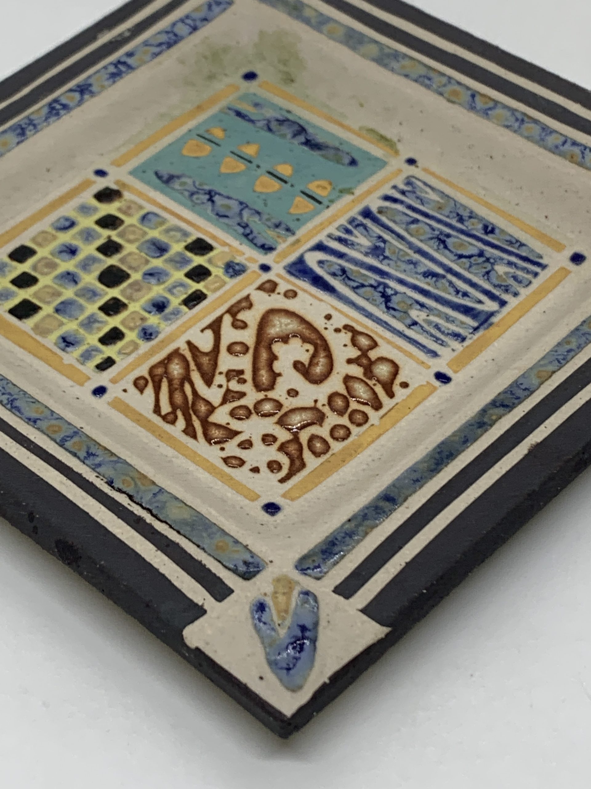 Square Pottery Plate 14cm - Vintage Keepsakes