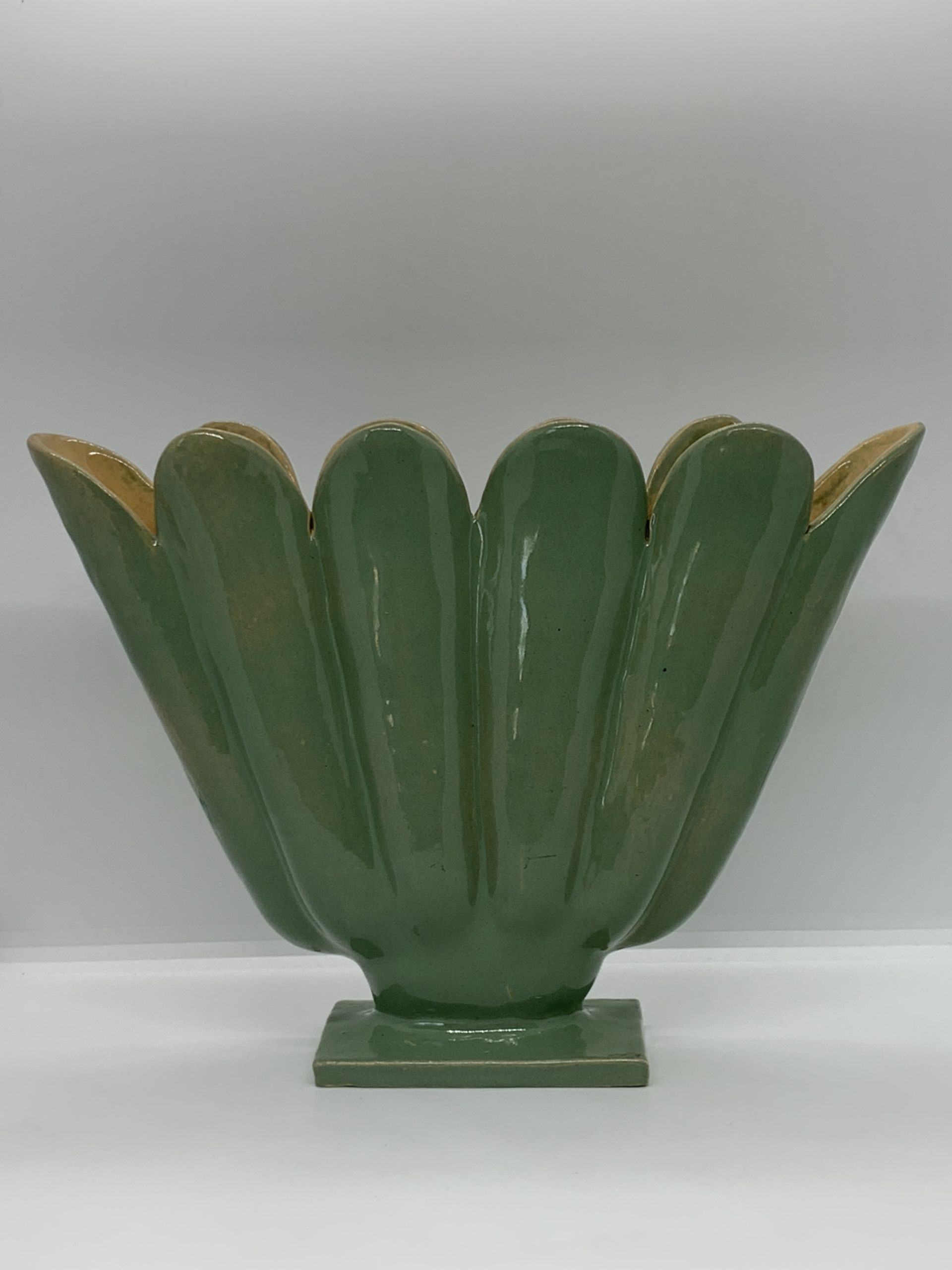 Peg Lowe Australian Pottery Fan Vase 20cm - Vintage Keepsakes