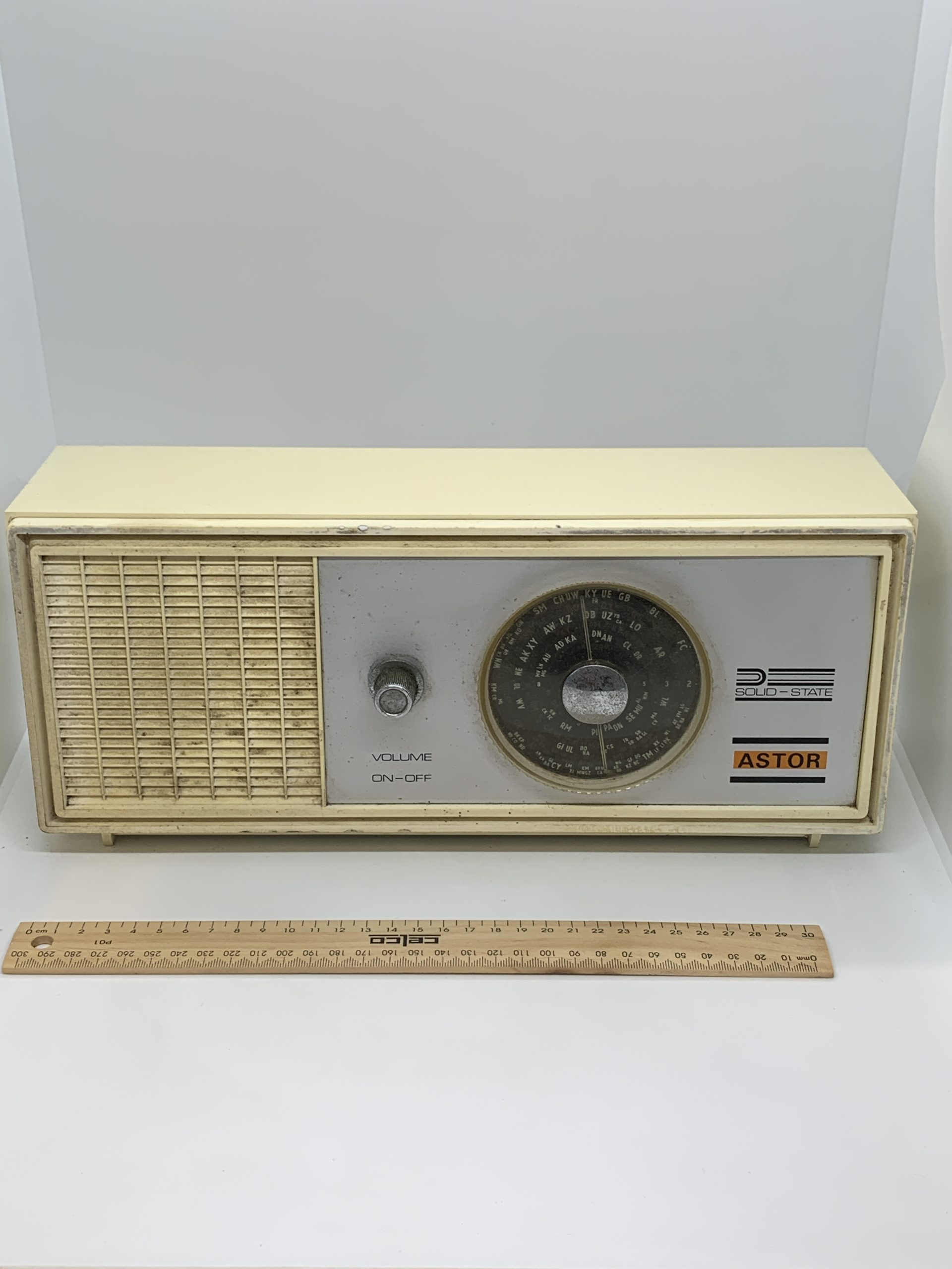Astor Solid State Radio 14x35cm (untested) - Vintage Keepsakes