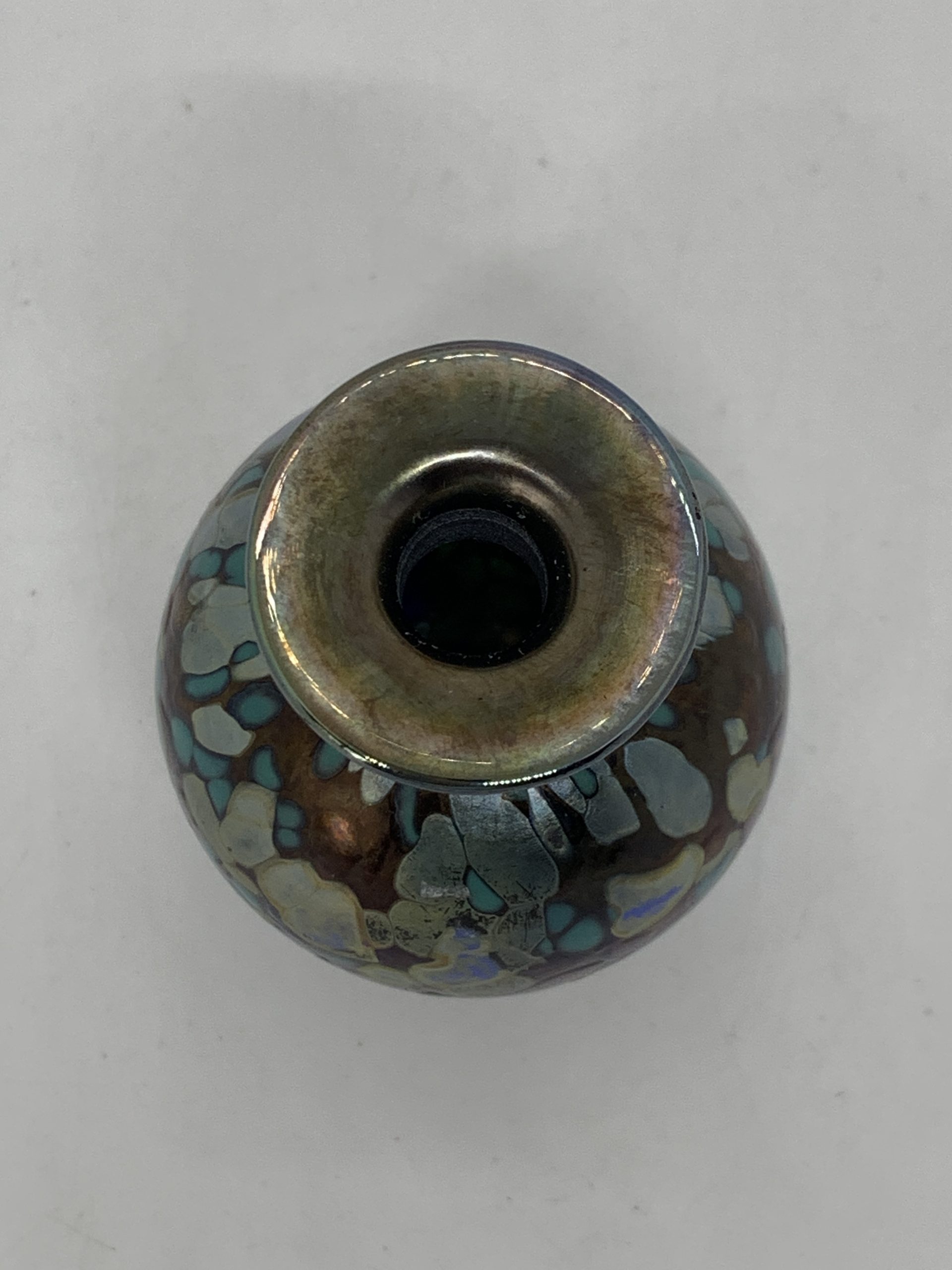 Isle of Wight Art Glass Vase 6cm - Vintage Keepsakes