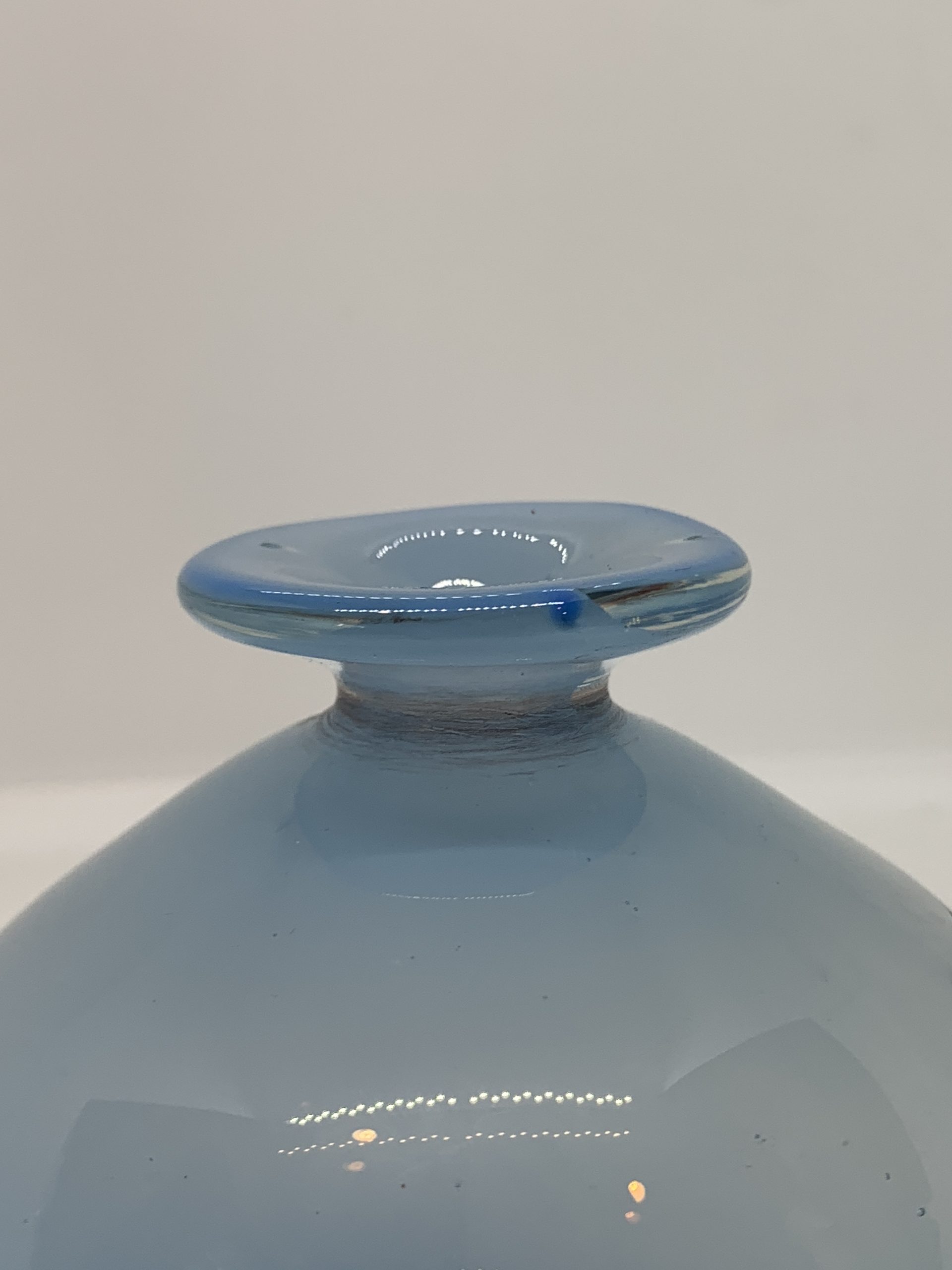 Peter Goss Blue Art Glass Vase 11cm - Vintage Keepsakes