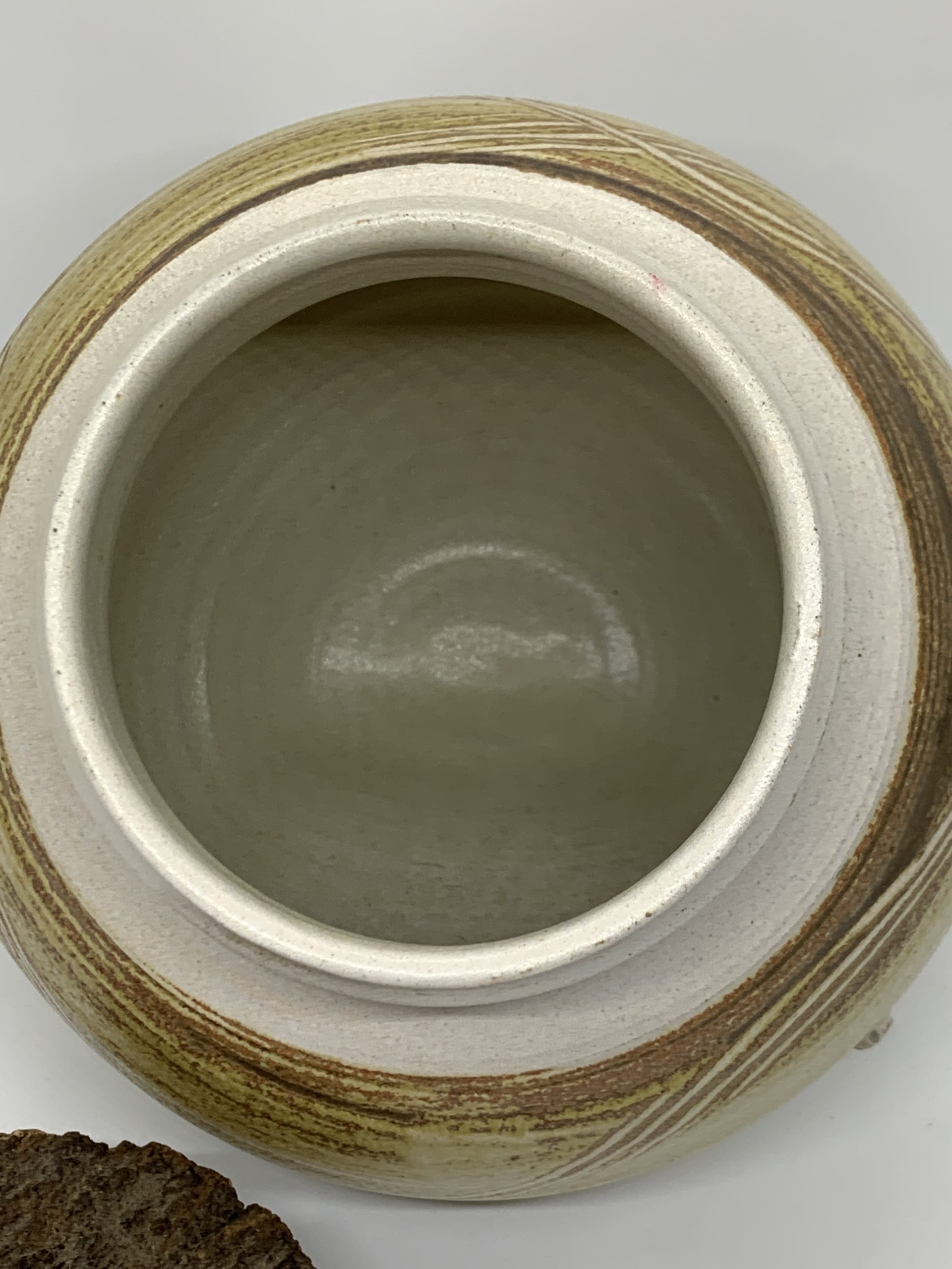 Pottery Canister 19cm - Vintage Keepsakes