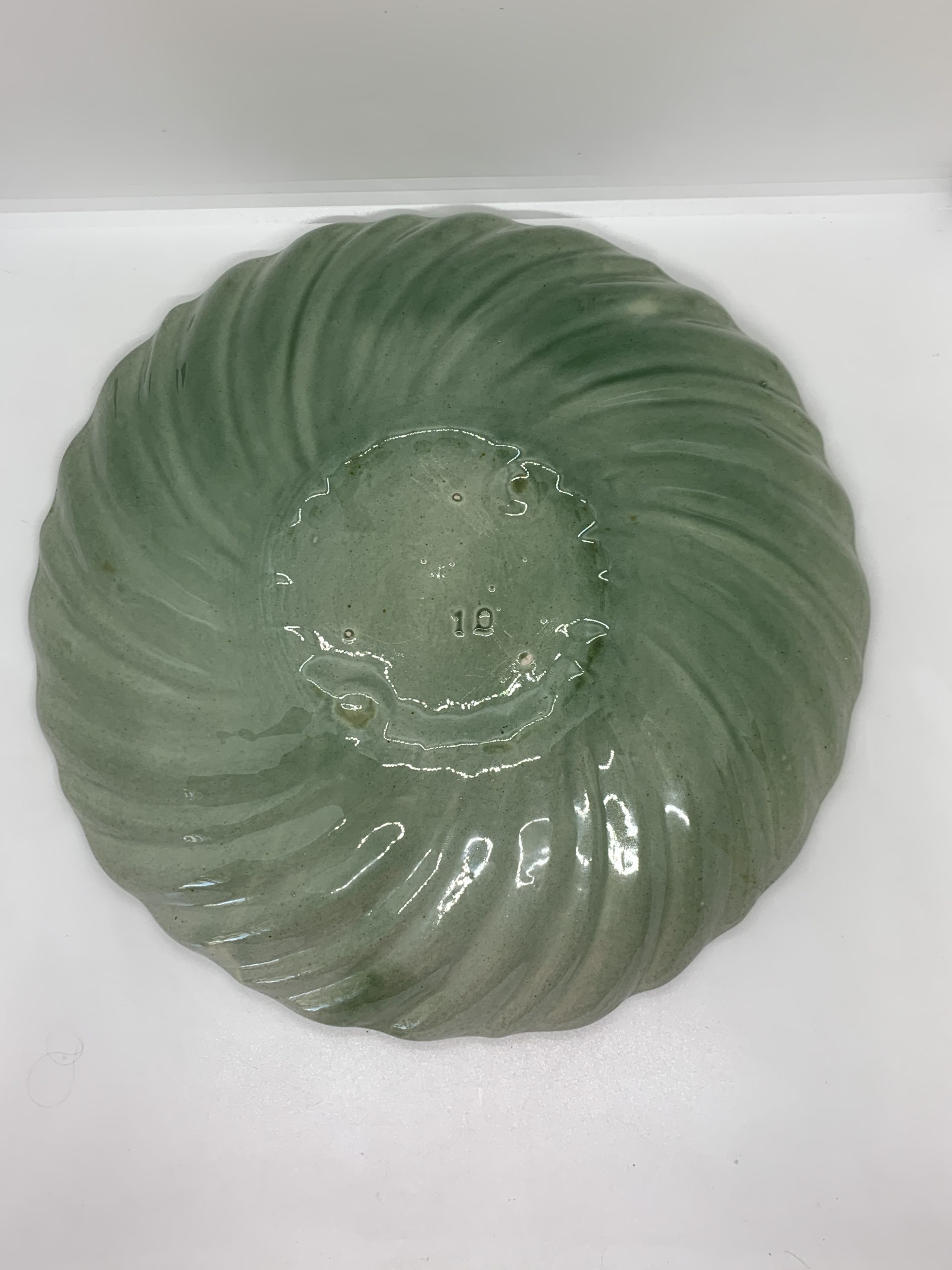 Regal Mashman Spiral Fluted Pottery Platter 31cm - Vintage Keepsakes