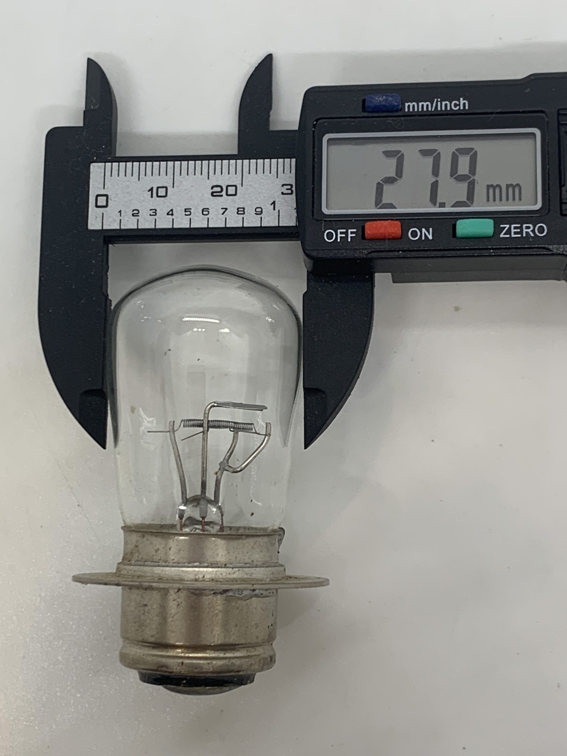 British Pre-Focus (BPF) headlamp bulb with Baffle Two Connects ...